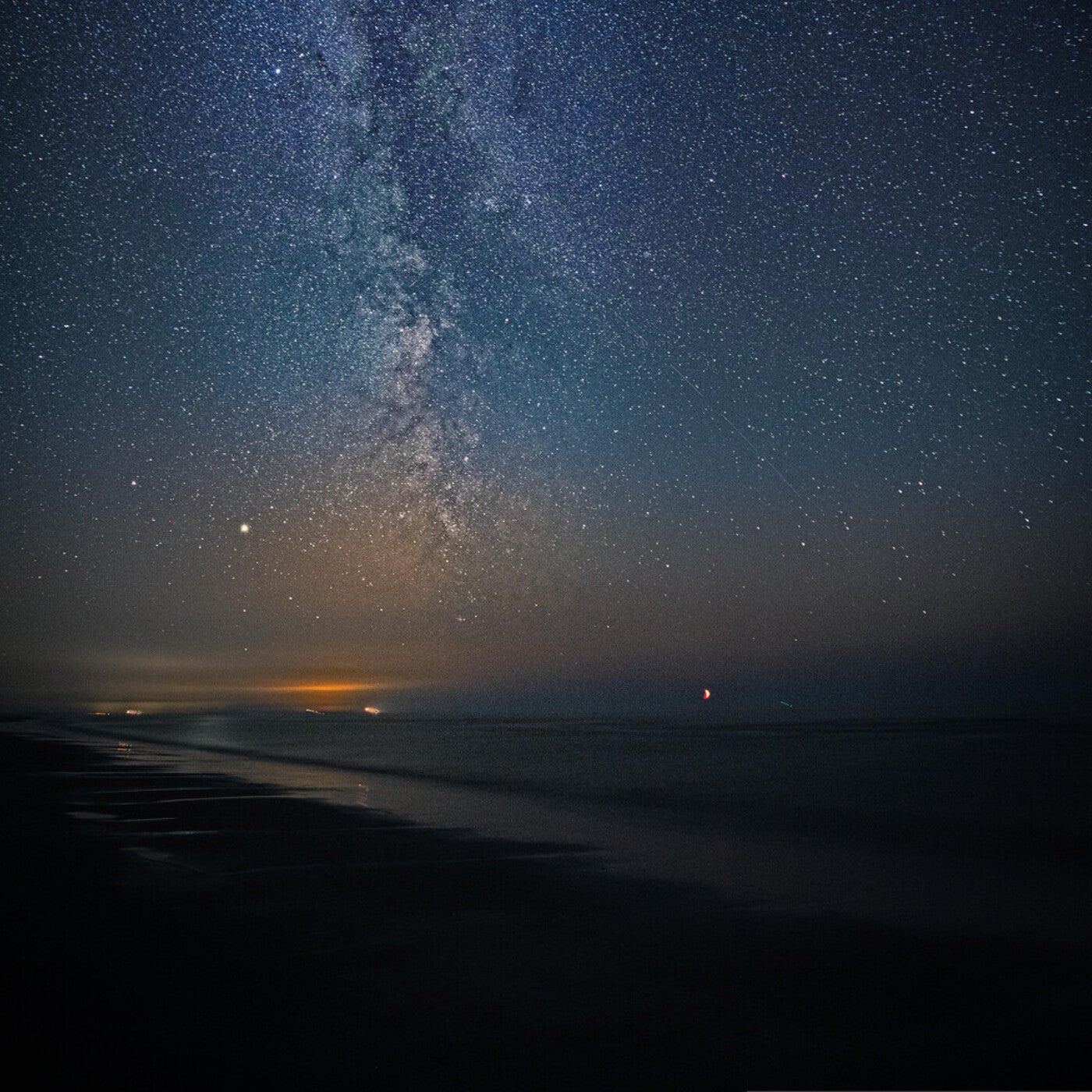 Beach At Night ASMR by Simone Del Freo and Massimo Guidi on Beatsource