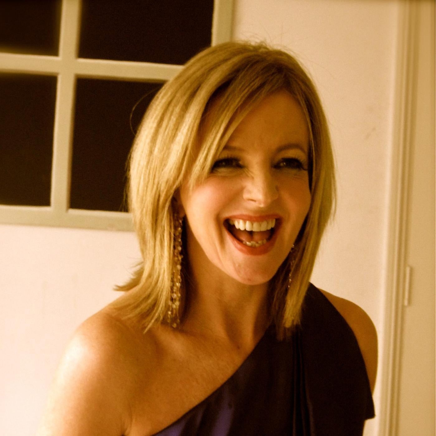 Don't Give Up Girl by Clare Grogan on Beatsource